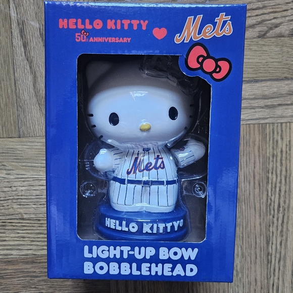 Hello Kitty | Other | Hello Kitty Mets Mlb Light Up Bobble Head 5th ...